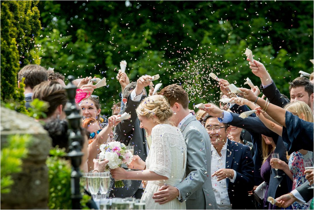 THE BEST CONFETTI PHOTO - TOP TIPS - Marta May Photography THE MAYS